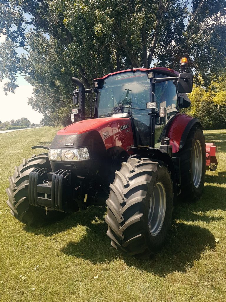 Traktor CASE LUXXUM 120 - RUGOS